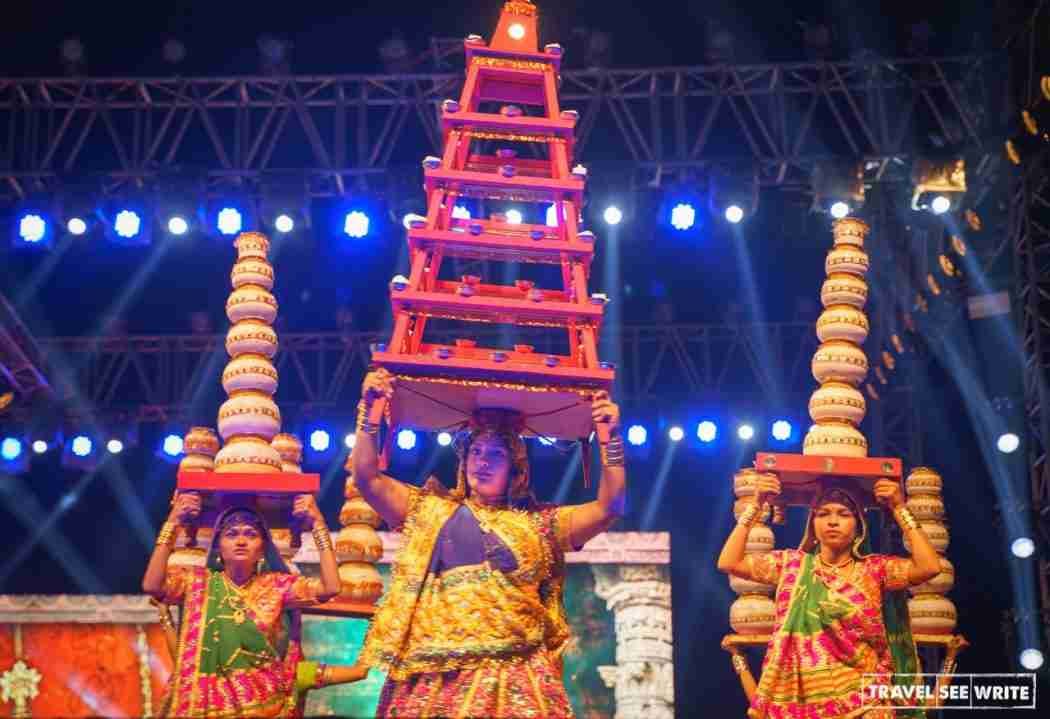 Read this Navratri Garba Guide before visiting Gujarat - travelseewrite